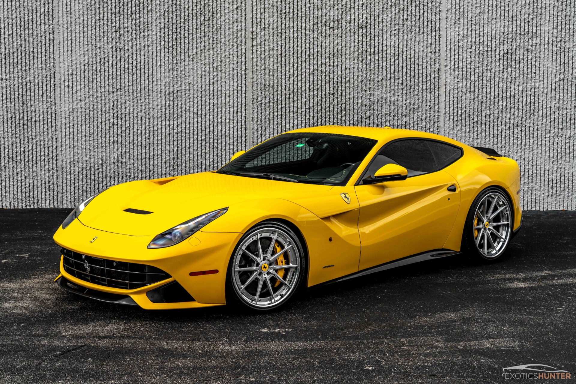 Used 2014 Ferrari F12 Berlinetta w/ Pass. Display, Race Seats, Strasse ...