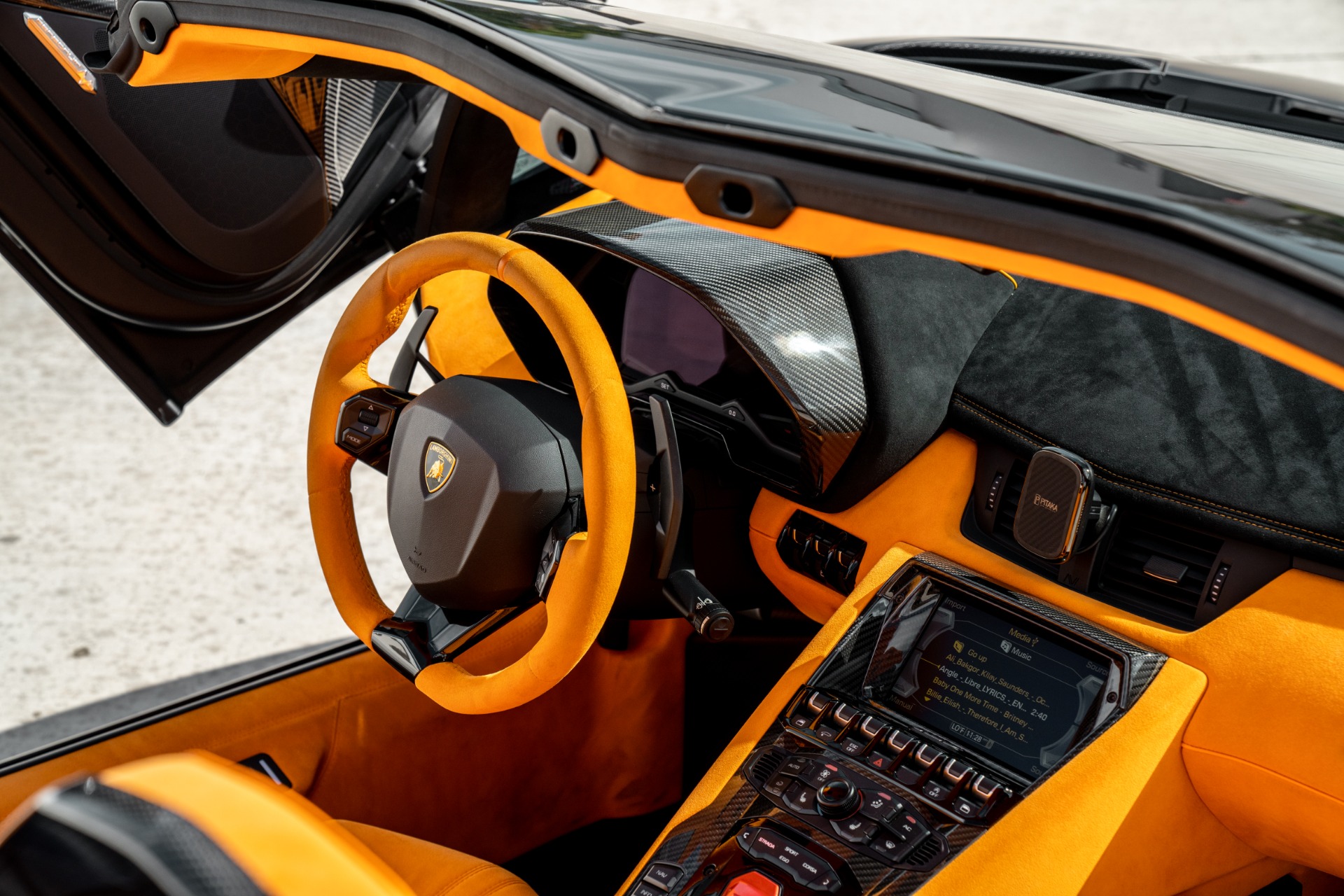 Lamborghini Aventador Interior