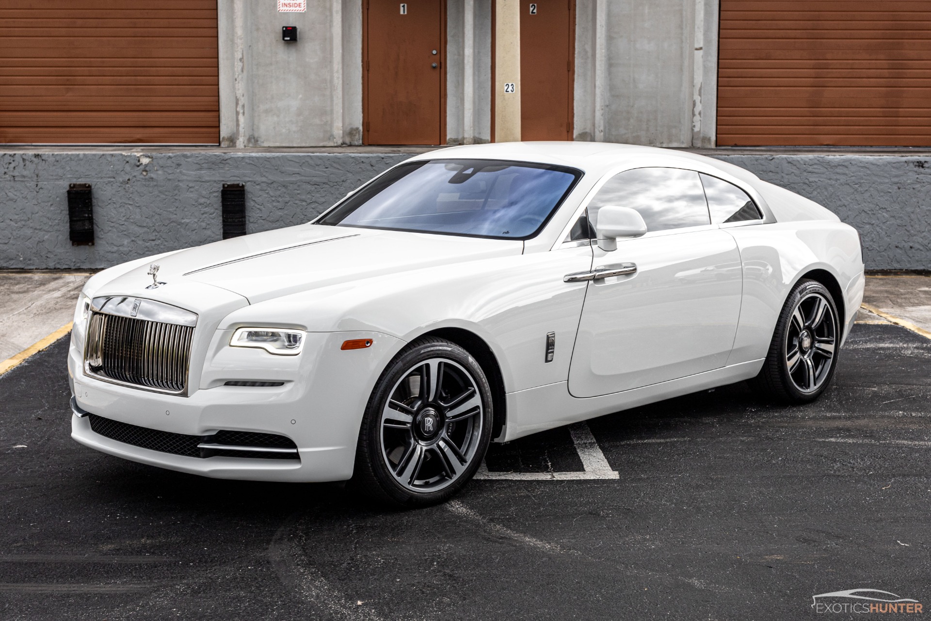 Used 2017 Rolls-Royce Wraith w/ Starlight, Desirable White/Tan For Sale ...