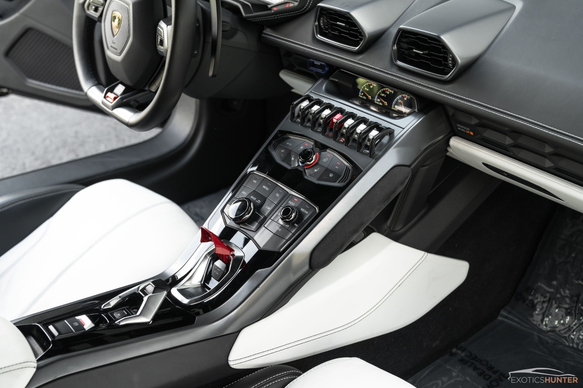 lamborghini huracan white