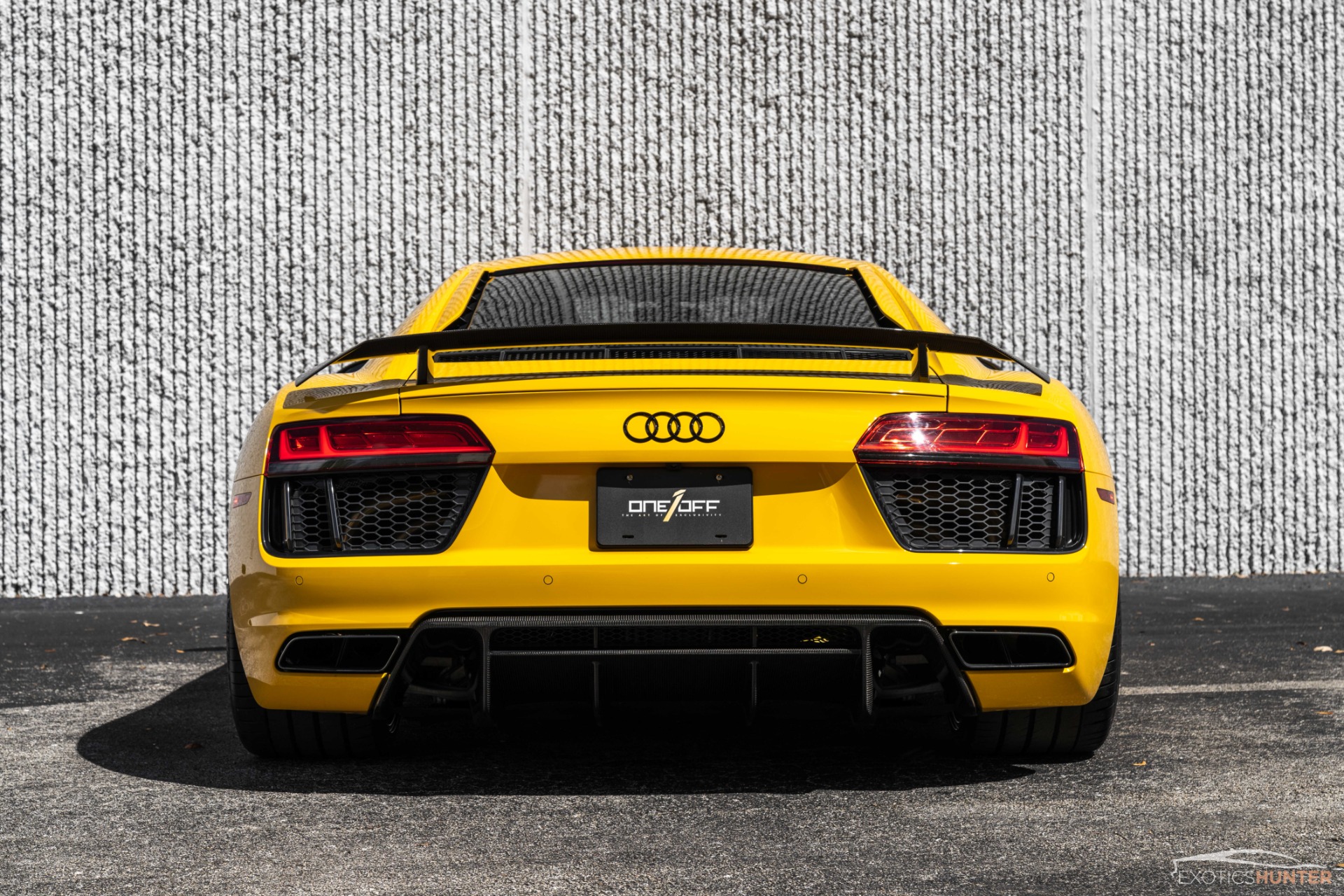 Audi R8 Back