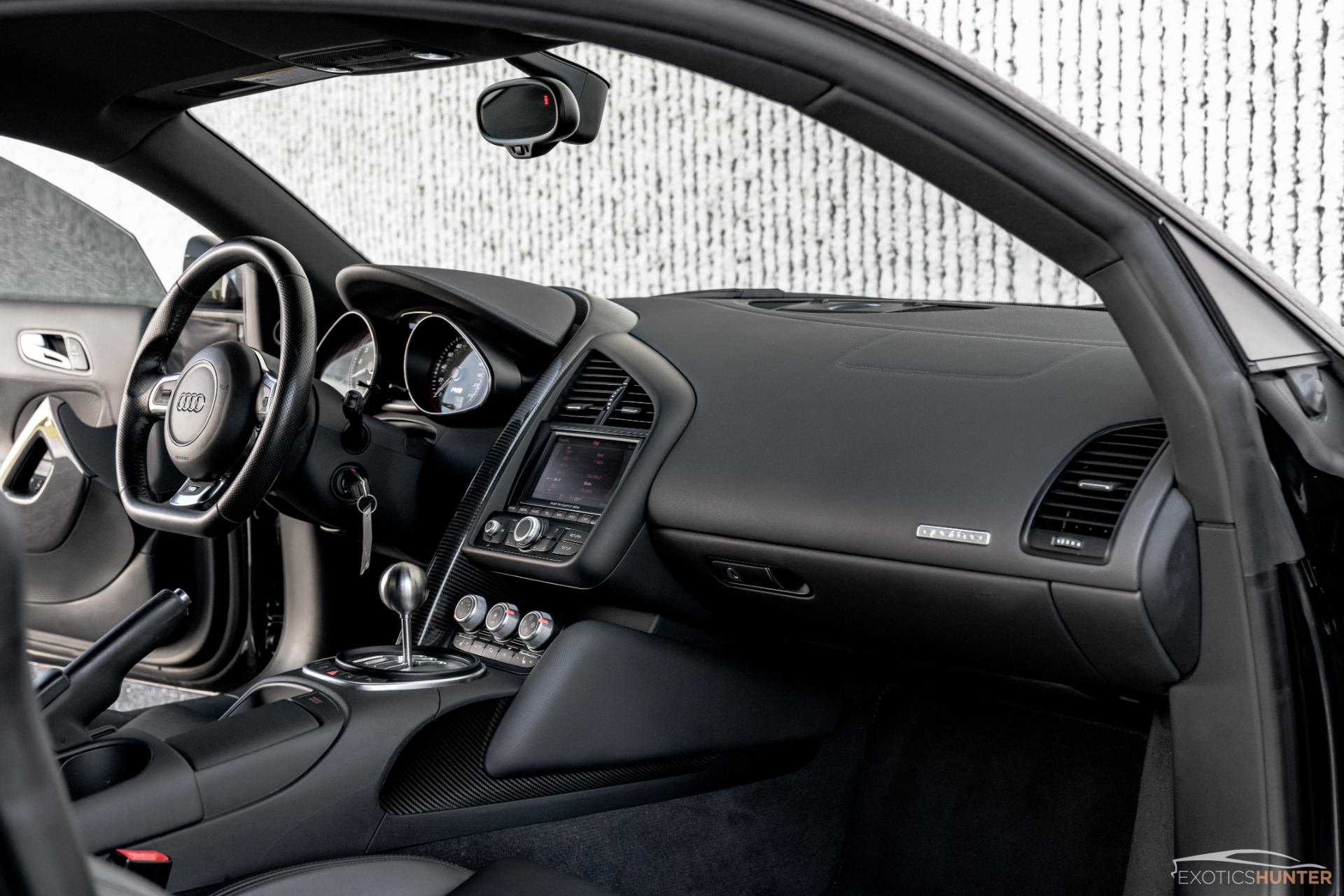 Audi R8 V12 Interior