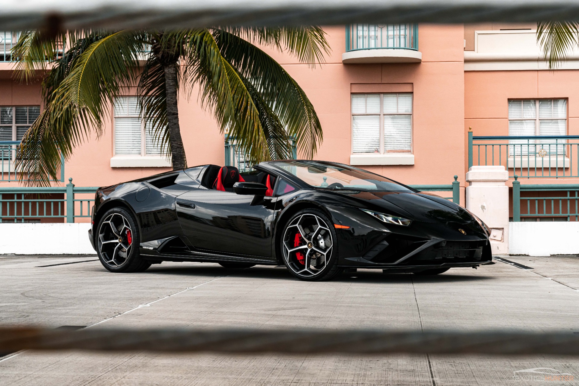 Lamborghini Huracan Black And Red