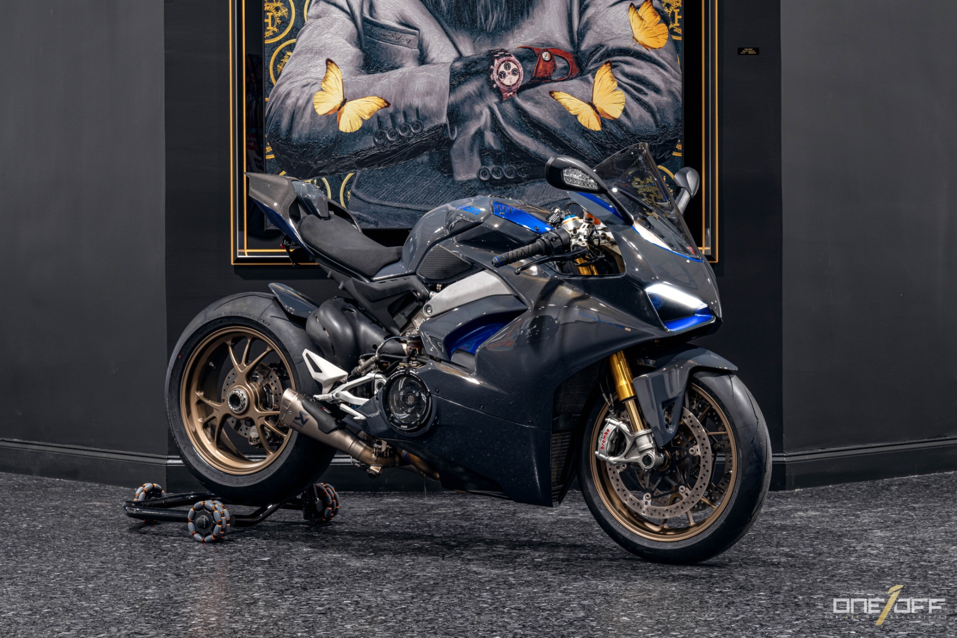 Ducati Panigale Black