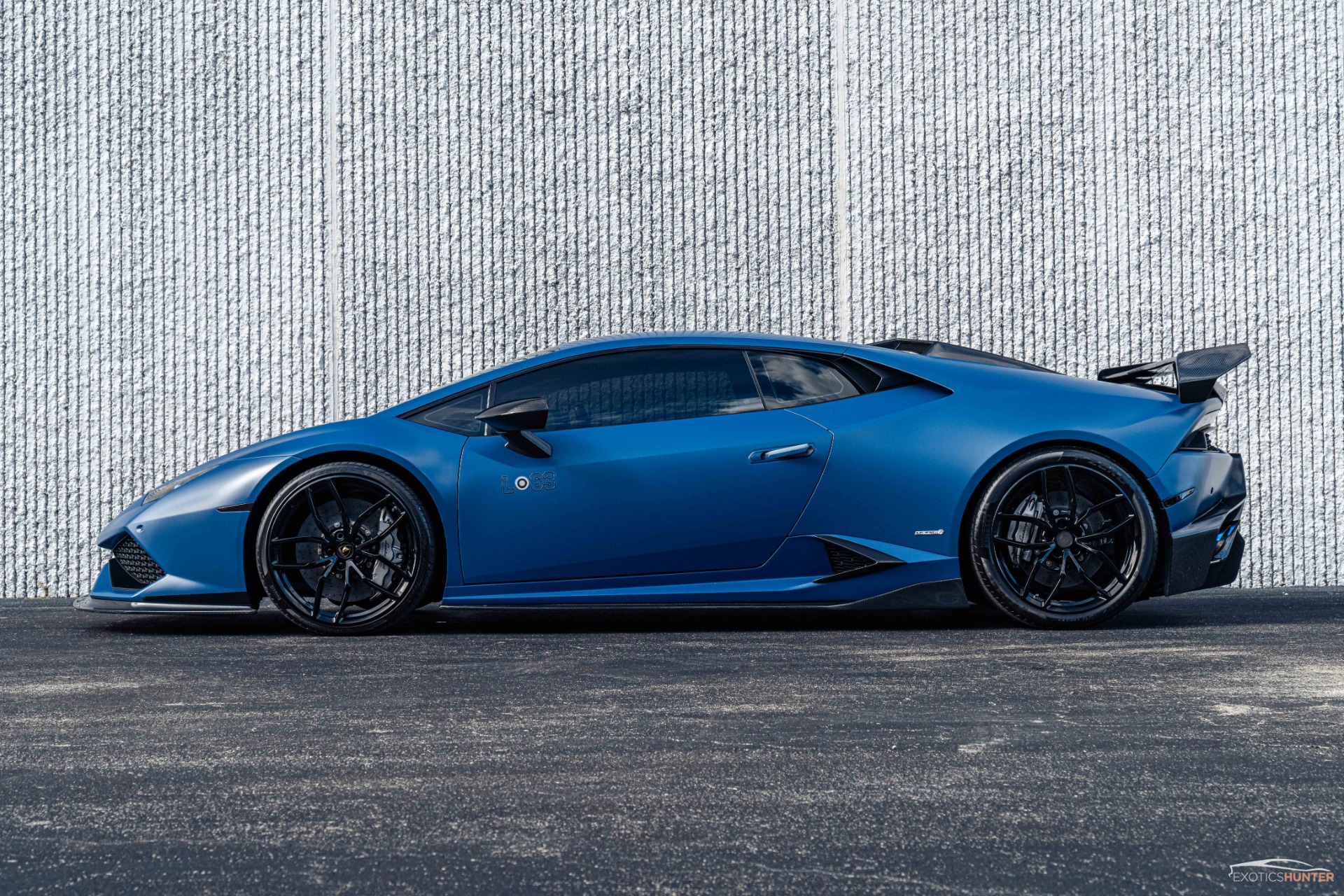 lamborghini huracan blue interior