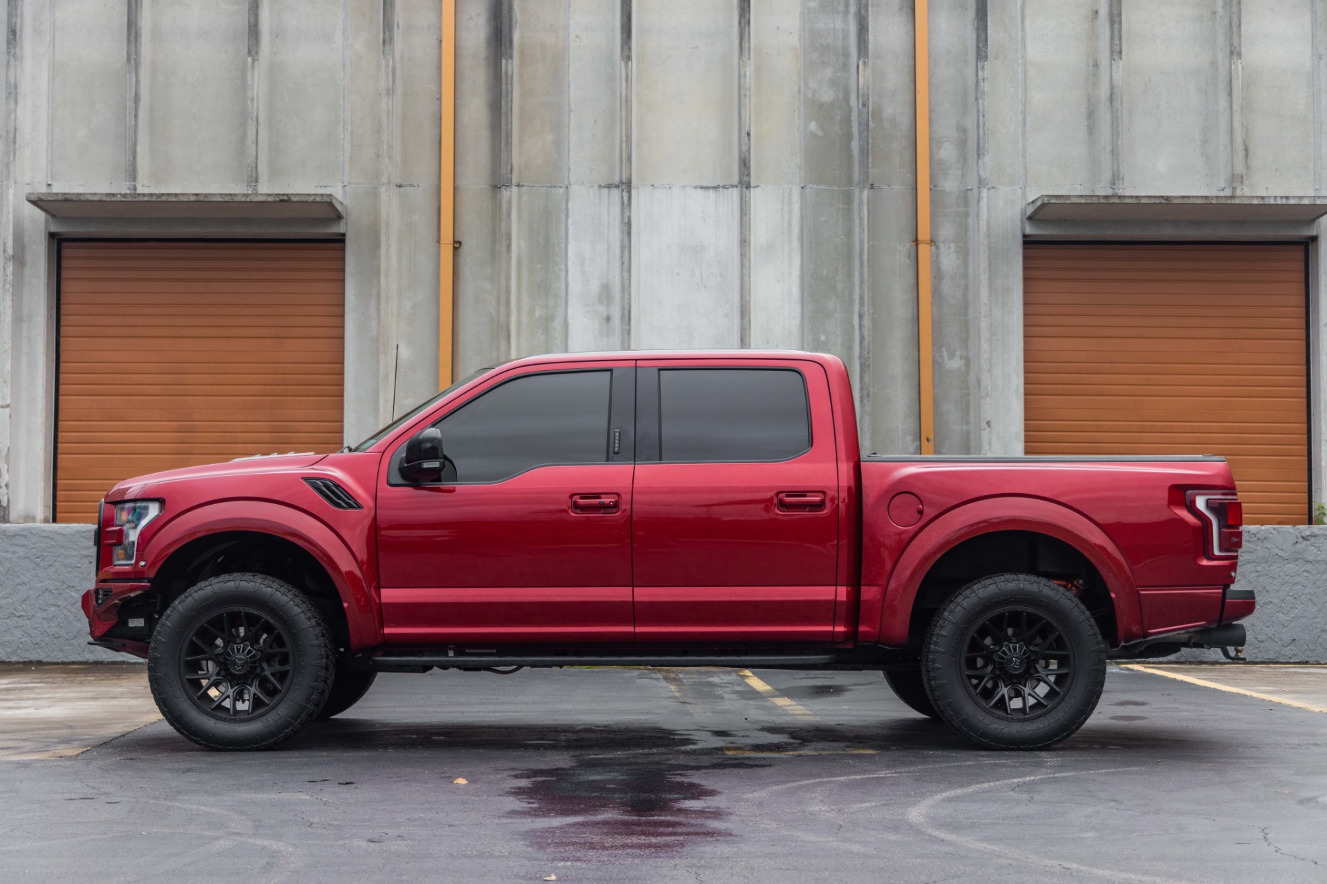 Ford Raptor Lifted Red