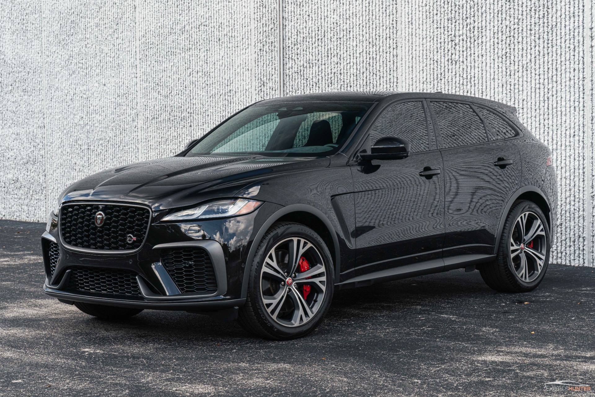 Used 2022 Jaguar F-PACE SVR in Santorini Black Metallic + Red Interior ...