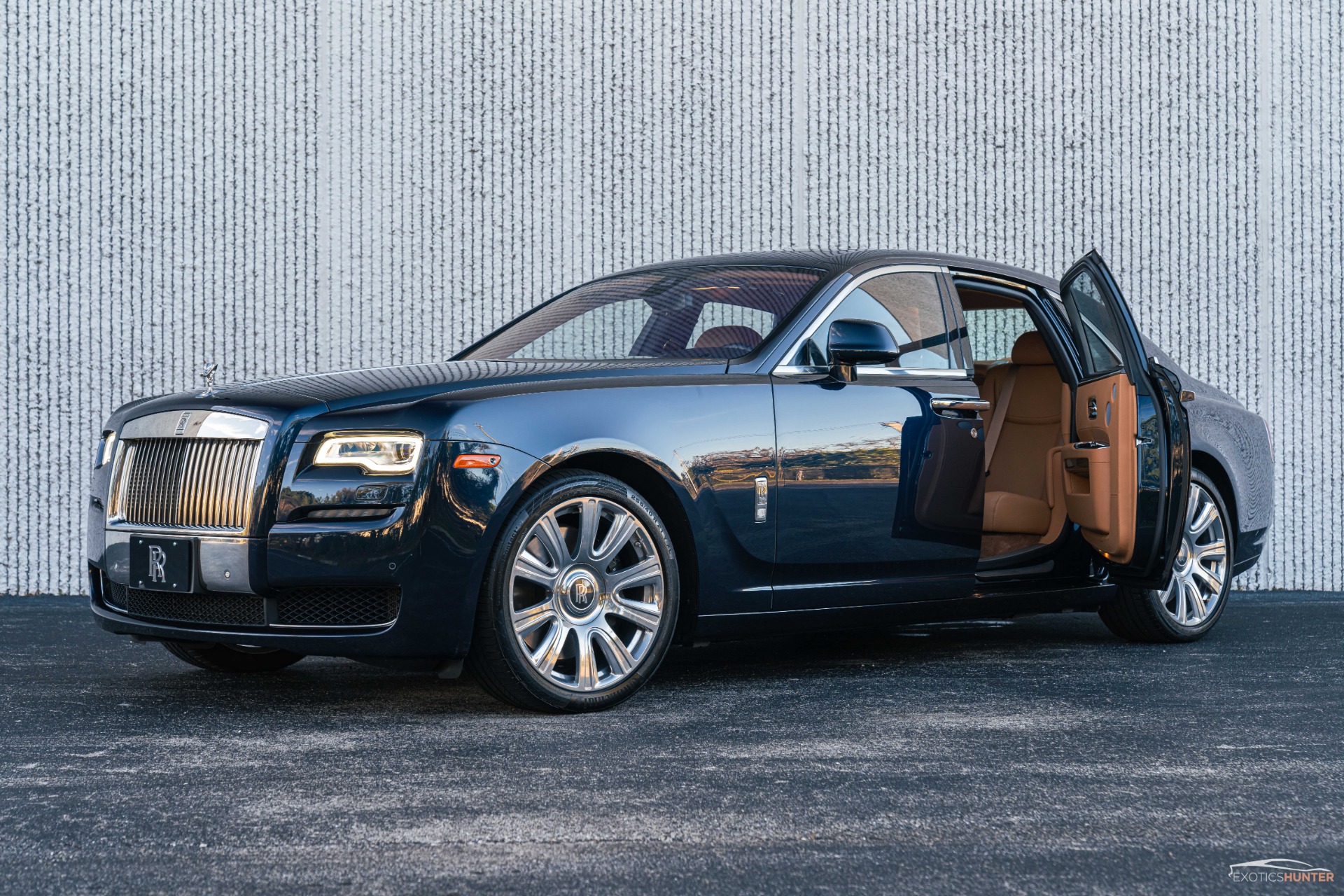 Used 2016 Rolls-Royce Ghost w/ Rear Theatre, Picnic Tables + Drive ...