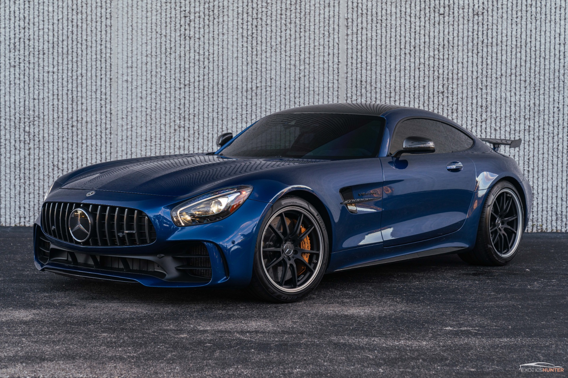 Used 2018 Mercedes-Benz AMG GT R w/ $188K MSRP, CCBs, Exclusive ...