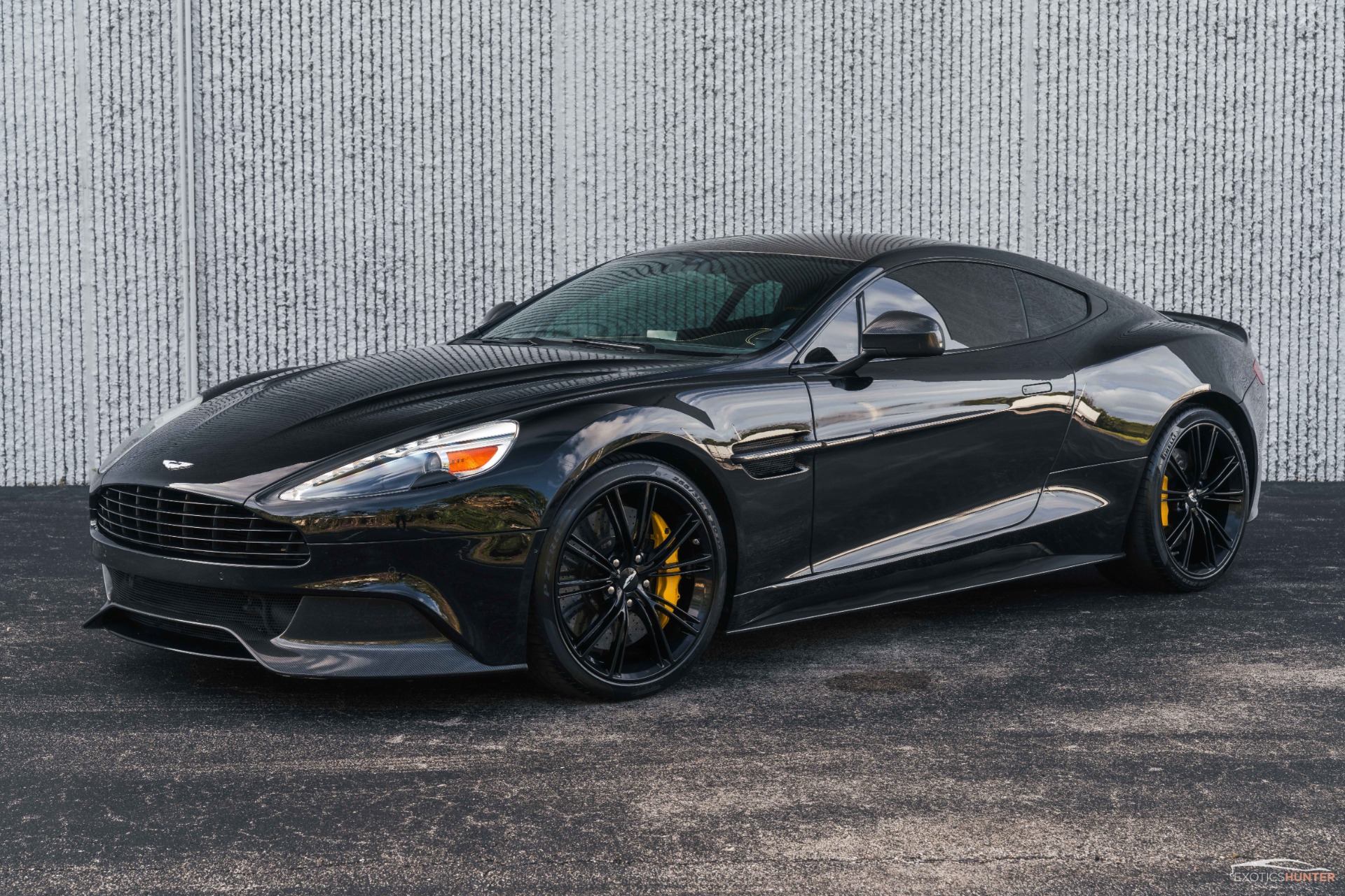 Used 2014 Aston Martin Vanquish w/ ALL Factory Exterior Carbon, Yellow ...