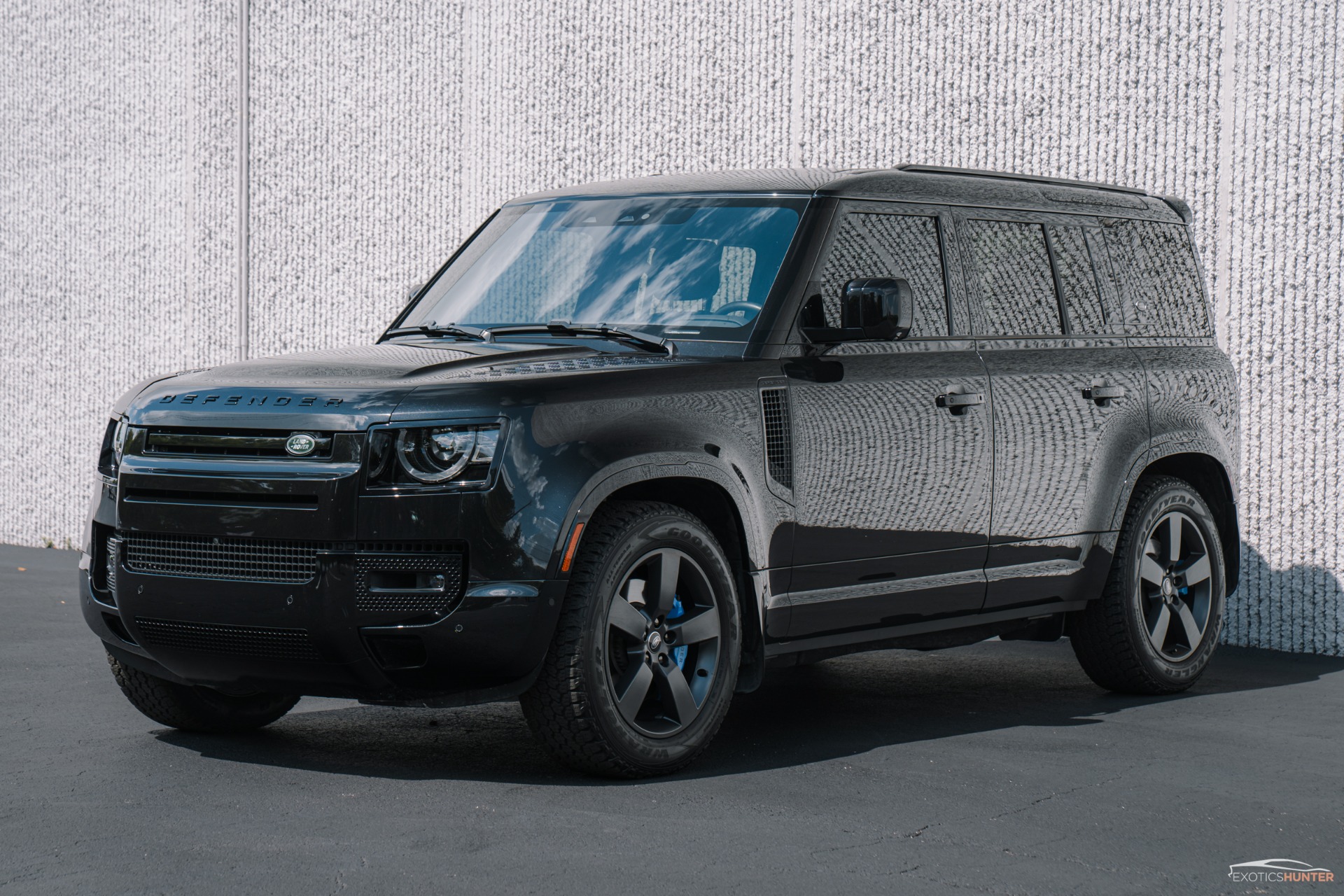 Used 2022 Land Rover Defender 110 XS Edition w/ Carbon Fiber Interior ...